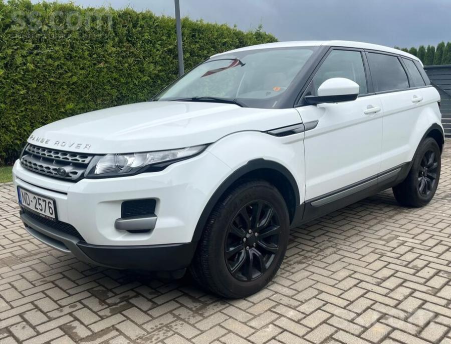 White Land Rover Range Rover Evoque 2015 in Riga, with an engine capacity of 2.20 L and mileage of 176 thousand km for 14850 €, photo 3 on AUTOMOTO.COM.LV