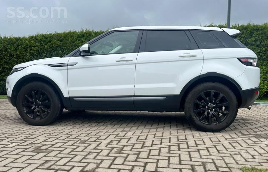 White Land Rover Range Rover Evoque 2015 in Riga, with an engine capacity of 2.20 L and mileage of 176 thousand km for 14850 €, photo 4 on AUTOMOTO.COM.LV