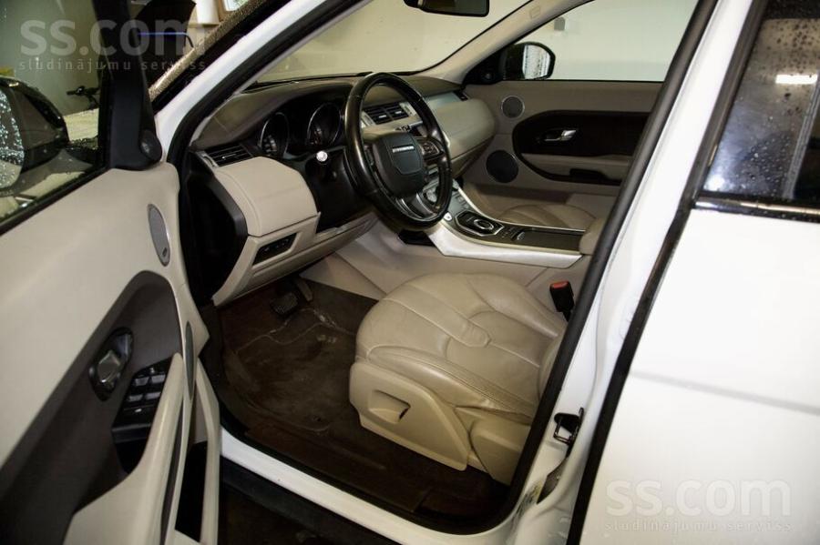 White Land Rover Range Rover Evoque 2015 in Riga, with an engine capacity of 2.20 L and mileage of 176 thousand km for 14850 €, photo 7 on AUTOMOTO.COM.LV