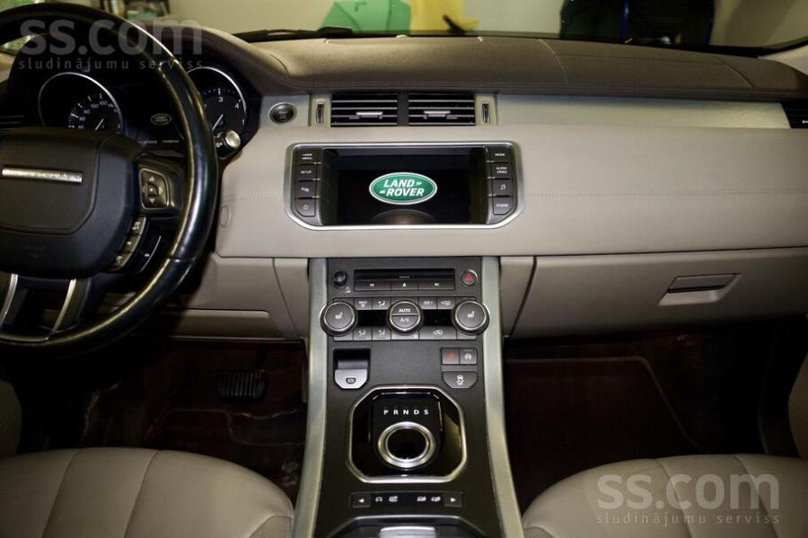 White Land Rover Range Rover Evoque 2015 in Riga, with an engine capacity of 2.20 L and mileage of 176 thousand km for 14850 €, photo 14 on AUTOMOTO.COM.LV