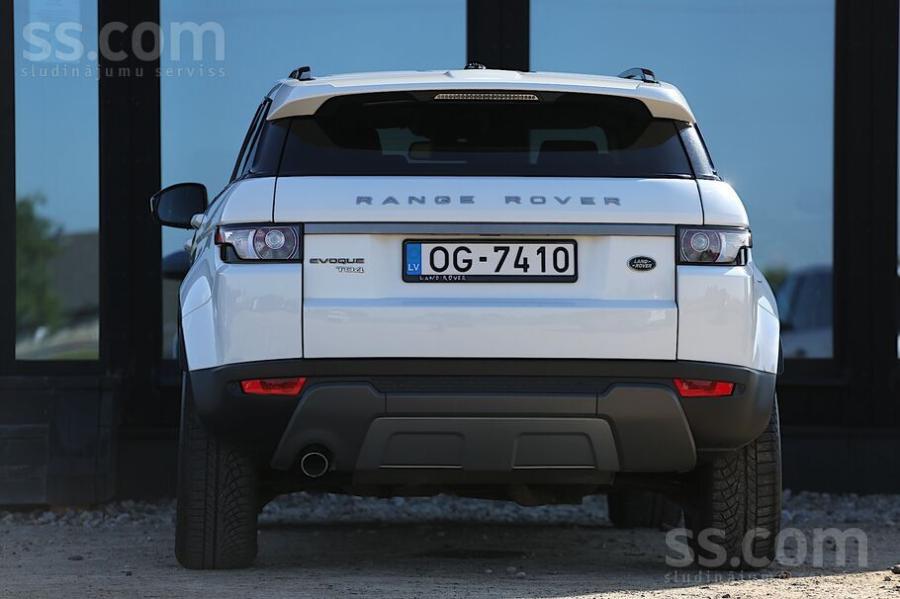 White Land Rover Range Rover Evoque 2015 in Tukums, with an engine capacity of 2.20 L and mileage of 220 thousand km for 11690 €, photo 4 on AUTOMOTO.COM.LV
