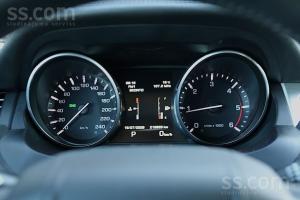 White Land Rover Range Rover Evoque 2015 in Tukums, with an engine capacity of 2.20 L and mileage of 220 thousand km for 11690 €, photo 15 on AUTOMOTO.COM.LV