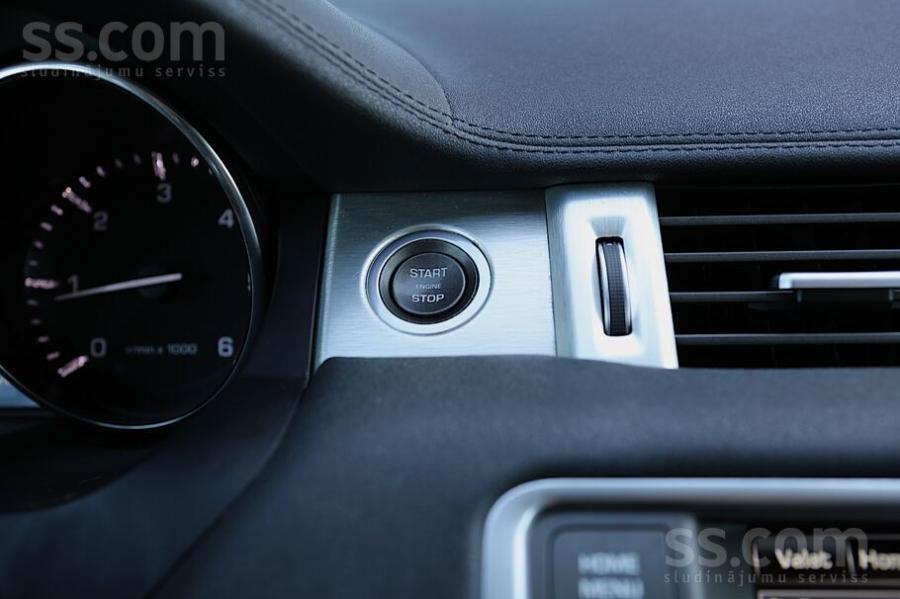 White Land Rover Range Rover Evoque 2015 in Tukums, with an engine capacity of 2.20 L and mileage of 220 thousand km for 11690 €, photo 16 on AUTOMOTO.COM.LV