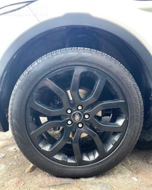 Balts Land Rover Range Rover Evoque 2015 Rīga, ar dzinēja tilpumu 2.20 L un nobraukumu 276 tūkst. km par 7900 €, foto 8 vietnē AUTOMOTO.COM.LV