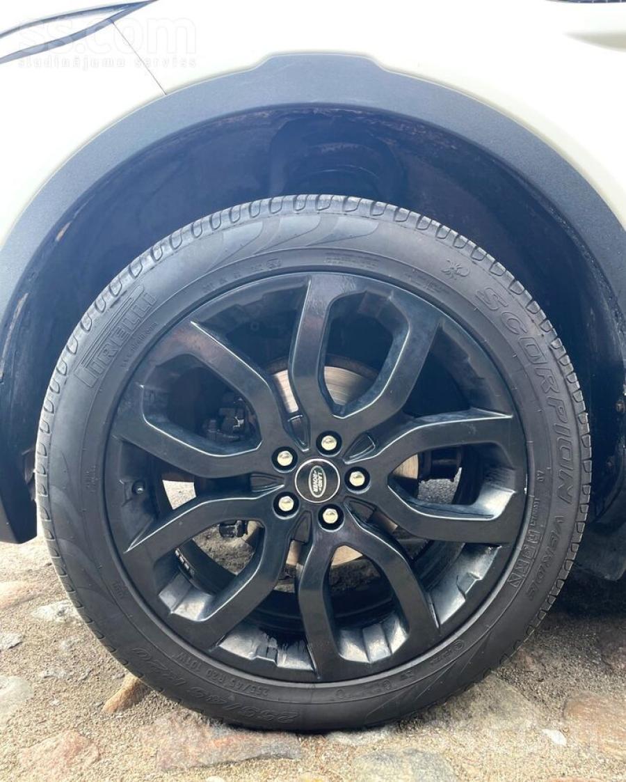 Balts Land Rover Range Rover Evoque 2015 Rīga, ar dzinēja tilpumu 2.20 L un nobraukumu 276 tūkst. km par 7900 €, foto 8 vietnē AUTOMOTO.COM.LV