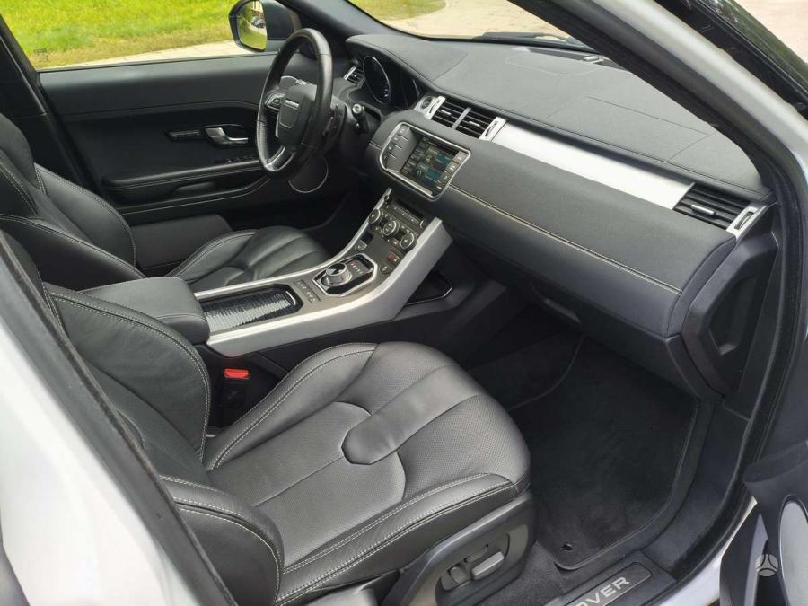 Balts Land Rover Range Rover Evoque 2015 Viļņa, ar dzinēja tilpumu 2.18 L un nobraukumu 268 tūkst. km par 9500 €, foto 9 vietnē AUTOMOTO.COM.LV