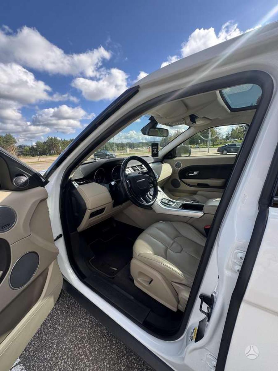 Balts Land Rover Range Rover Evoque 2015 Viļņa, ar dzinēja tilpumu 2.18 L un nobraukumu 200 tūkst. km par 11300 €, foto 15 vietnē AUTOMOTO.COM.LV