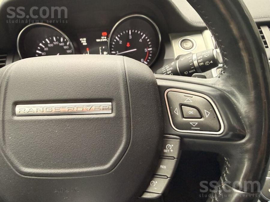 Balts Land Rover Range Rover Evoque 2015 Rīga, ar dzinēja tilpumu 2.20 L un nobraukumu 111 tūkst. km par 12500 €, foto 14 vietnē AUTOMOTO.COM.LV