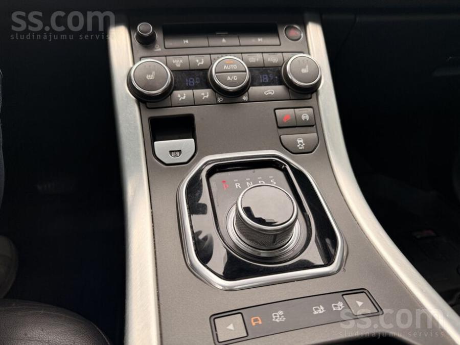 Balts Land Rover Range Rover Evoque 2015 Rīga, ar dzinēja tilpumu 2.20 L un nobraukumu 111 tūkst. km par 12500 €, foto 15 vietnē AUTOMOTO.COM.LV