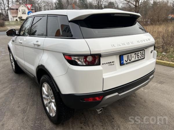 Land Rover Range Rover Evoque 2015 in Riga on AUTOMOTO.COM.LV White Land Rover Range Rover Evoque 2015 in Riga, with an engine capacity of 2.20 L and mileage of 143 thousand km for 11200 €, photo 3 on AUTOMOTO.COM.LV