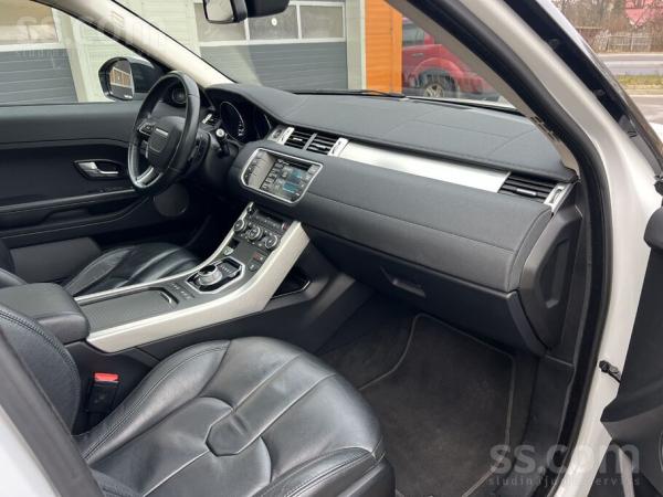 Land Rover Range Rover Evoque 2015 in Riga on AUTOMOTO.COM.LV White Land Rover Range Rover Evoque 2015 in Riga, with an engine capacity of 2.20 L and mileage of 143 thousand km for 11200 €, photo 7 on AUTOMOTO.COM.LV