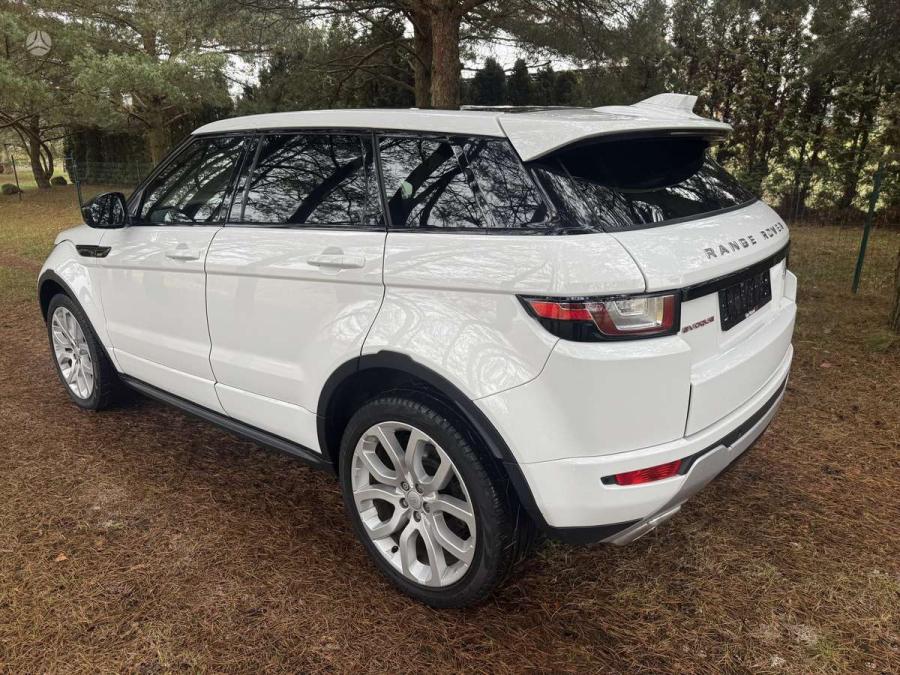White Land Rover Range Rover Evoque 2016 in Alytus, with an engine capacity of 2.00 L and mileage of 166 thousand km for 11999 €, photo 6 on AUTOMOTO.COM.LV