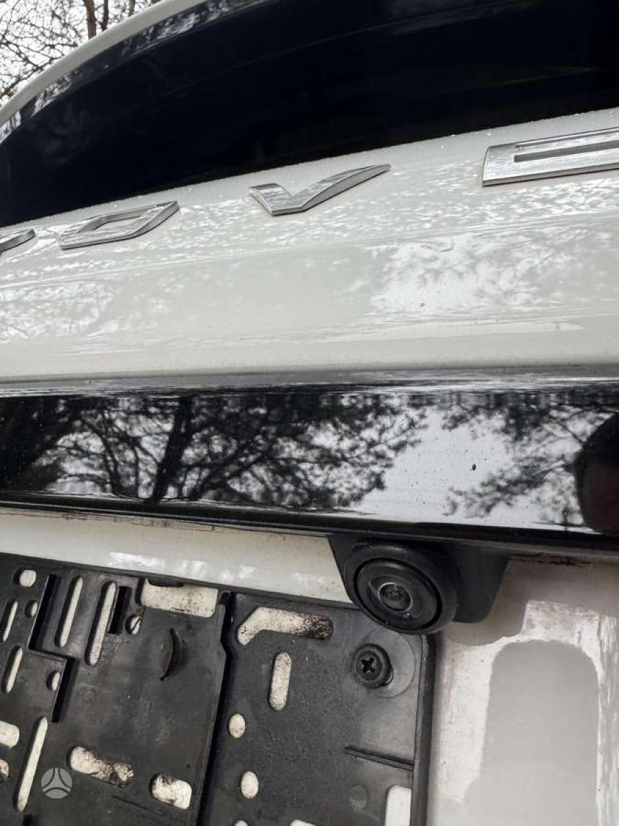 White Land Rover Range Rover Evoque 2016 in Alytus, with an engine capacity of 2.00 L and mileage of 166 thousand km for 11999 €, photo 10 on AUTOMOTO.COM.LV