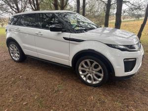 White Land Rover Range Rover Evoque 2016 in Alytus, with an engine capacity of 2.00 L and mileage of 166 thousand km for 11999 €, photo 13 on AUTOMOTO.COM.LV