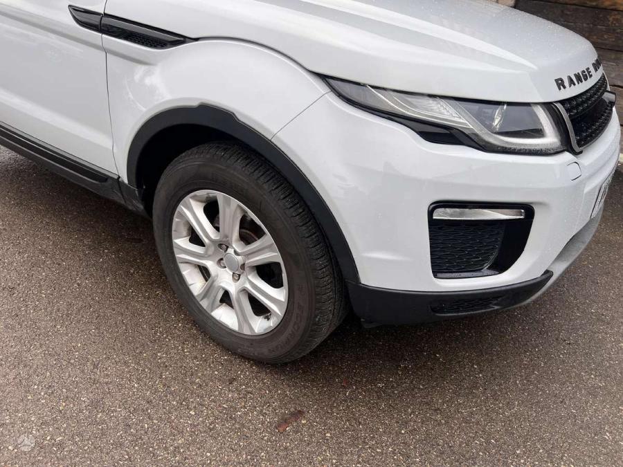 Balts Land Rover Range Rover Evoque 2016 Daugavpils, ar dzinēja tilpumu 2.00 L un nobraukumu 124 tūkst. km par 7000 €, foto 3 vietnē AUTOMOTO.COM.LV
