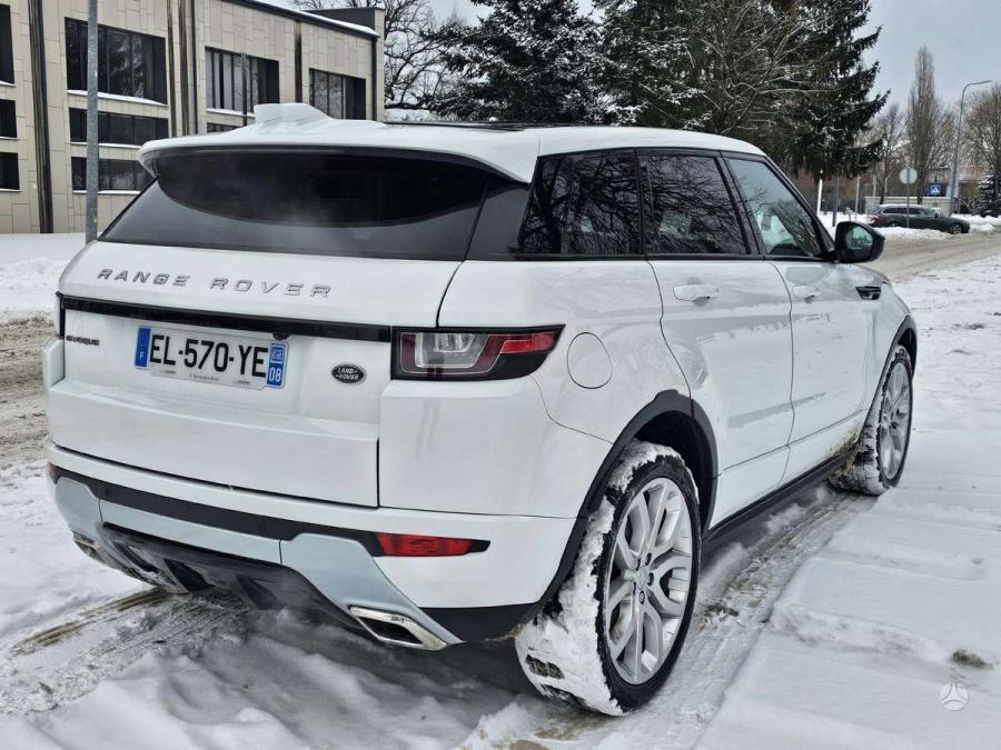 White Land Rover Range Rover Evoque 2016 in Taurage, with an engine capacity of 2.00 L and mileage of 190 thousand km for 11800 €, photo 7 on AUTOMOTO.COM.LV