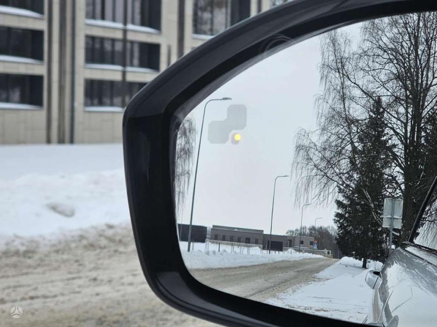 White Land Rover Range Rover Evoque 2016 in Taurage, with an engine capacity of 2.00 L and mileage of 190 thousand km for 11800 €, photo 20 on AUTOMOTO.COM.LV