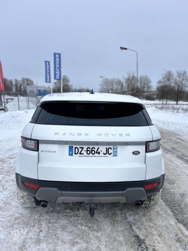 White Land Rover Range Rover Evoque 2016 in Panevezys, with an engine capacity of 2.00 L and mileage of 190 thousand km for 10400 €, photo 6 on AUTOMOTO.COM.LV