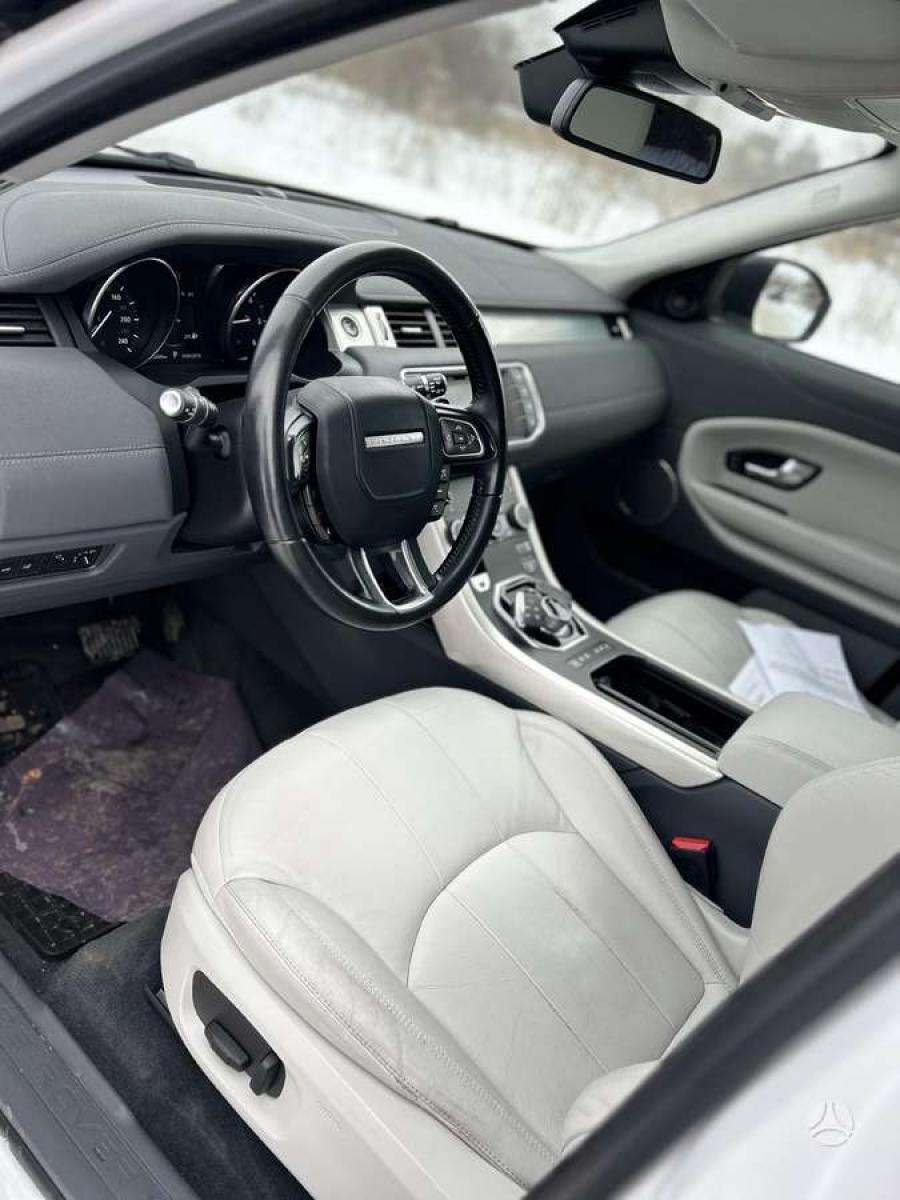 White Land Rover Range Rover Evoque 2016 in Panevezys, with an engine capacity of 2.00 L and mileage of 190 thousand km for 10400 €, photo 15 on AUTOMOTO.COM.LV
