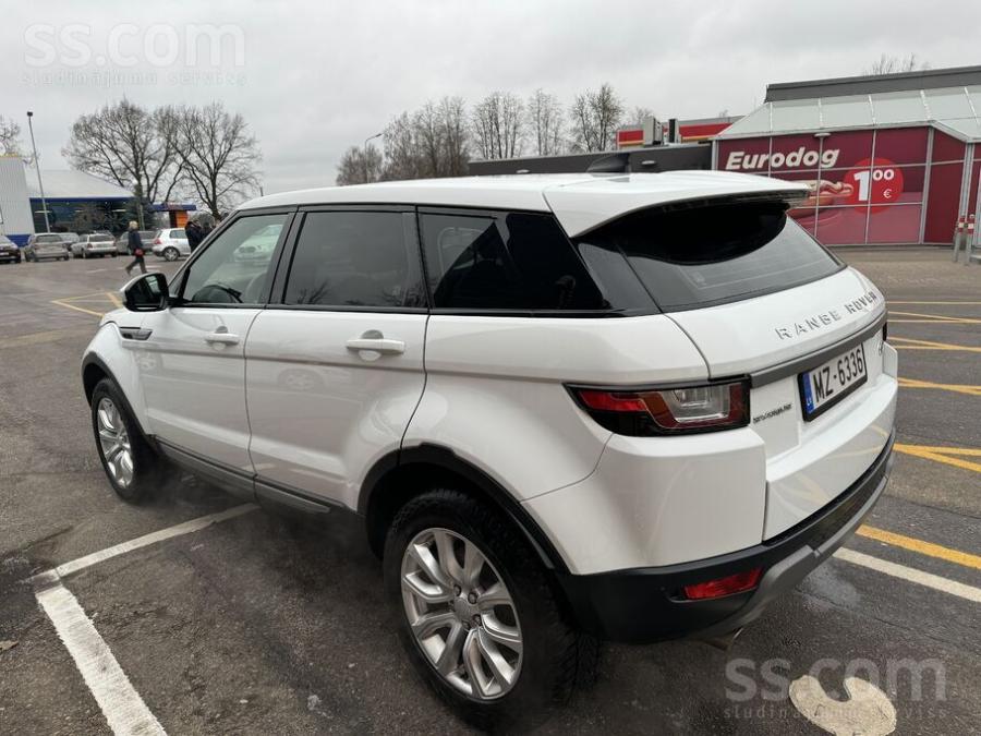 White Land Rover Range Rover Evoque 2016 in Jelgava, with an engine capacity of 2.00 L and mileage of 163 thousand km for 12000 €, photo 5 on AUTOMOTO.COM.LV