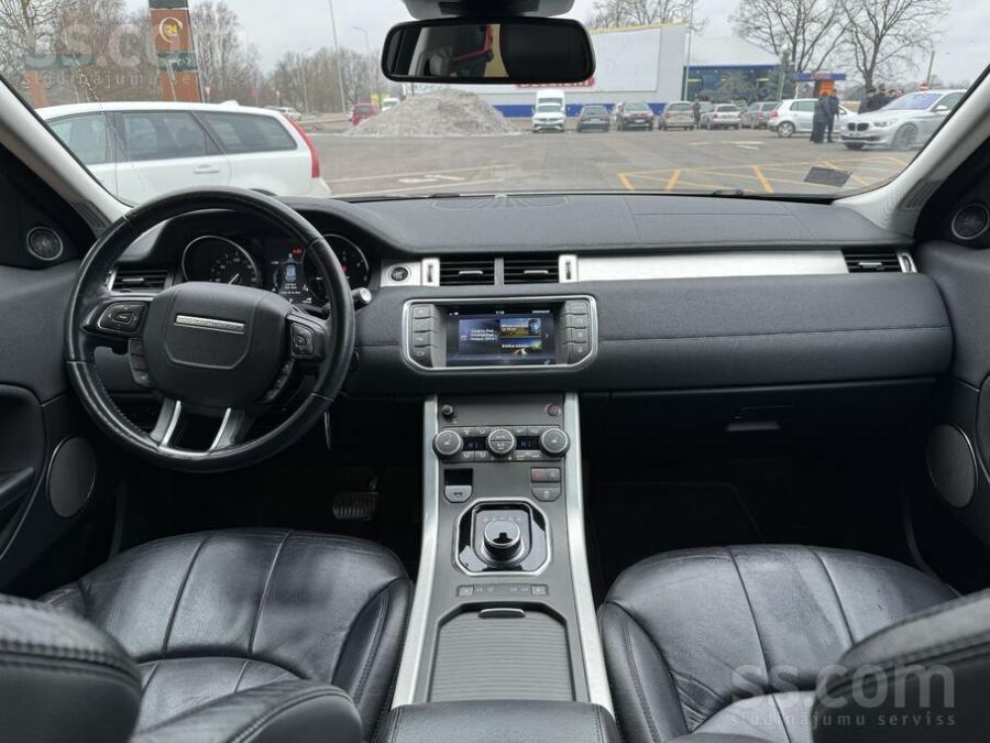 White Land Rover Range Rover Evoque 2016 in Jelgava, with an engine capacity of 2.00 L and mileage of 163 thousand km for 12000 €, photo 6 on AUTOMOTO.COM.LV