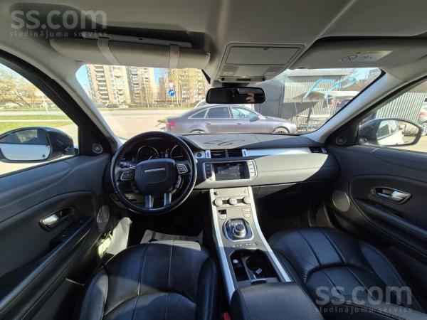 White Land Rover Range Rover Evoque 2016 in Riga, with an engine capacity of 2.00 L and mileage of 153 thousand km for 12990 €, photo 10 on AUTOMOTO.COM.LV