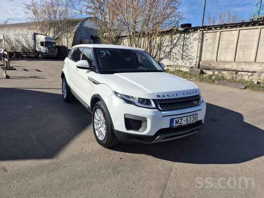 White Land Rover Range Rover Evoque 2016 in Riga, with an engine capacity of 2.00 L and mileage of 153 thousand km for 12990 €, photo 3 on AUTOMOTO.COM.LV
