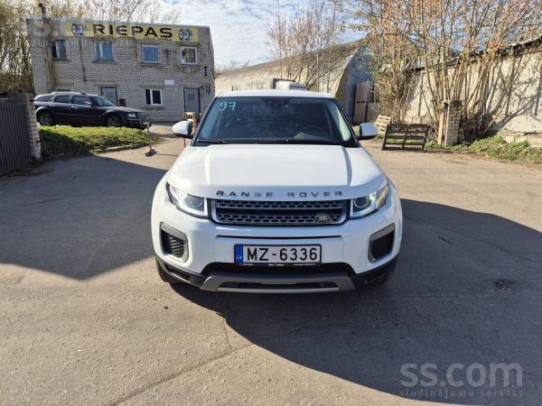 White Land Rover Range Rover Evoque 2016 in Riga, with an engine capacity of 2.00 L and mileage of 153 thousand km for 12990 €, photo 3 on AUTOMOTO.COM.LV