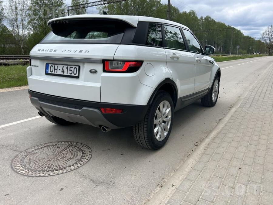 White Land Rover Range Rover Evoque 2016 in Ogre, with an engine capacity of 2.00 L and mileage of 165 thousand km for 10800 €, photo 4 on AUTOMOTO.COM.LV