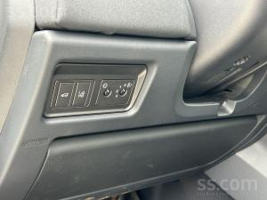 White Land Rover Range Rover Evoque 2016 in Ogre, with an engine capacity of 2.00 L and mileage of 165 thousand km for 10800 €, photo 8 on AUTOMOTO.COM.LV