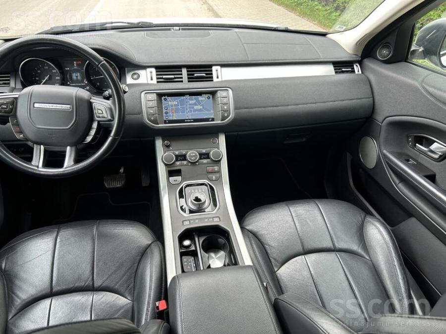 White Land Rover Range Rover Evoque 2016 in Ogre, with an engine capacity of 2.00 L and mileage of 165 thousand km for 10800 €, photo 13 on AUTOMOTO.COM.LV