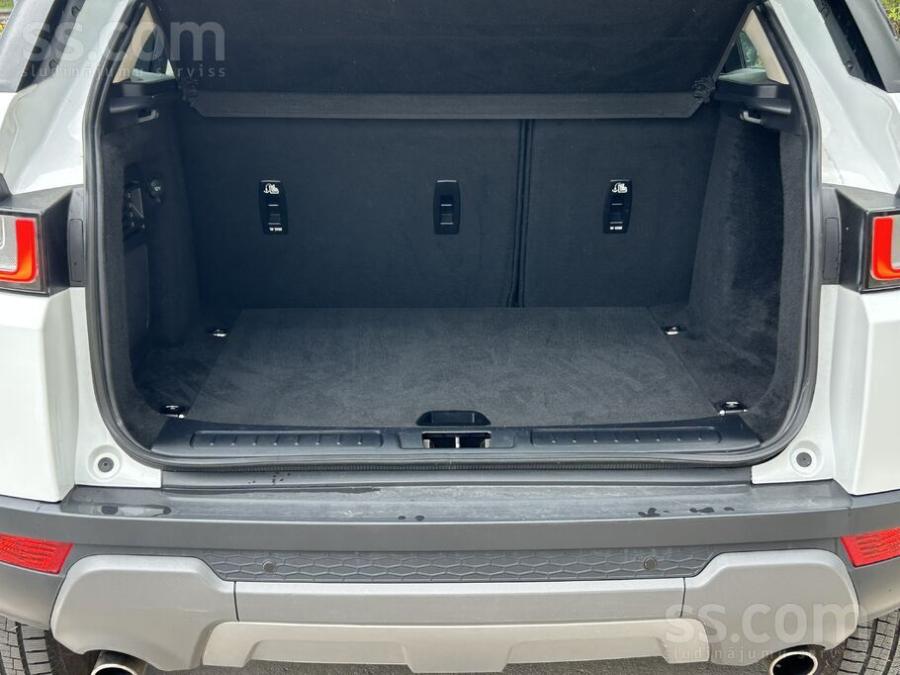 White Land Rover Range Rover Evoque 2016 in Ogre, with an engine capacity of 2.00 L and mileage of 165 thousand km for 10800 €, photo 14 on AUTOMOTO.COM.LV