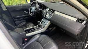 White Land Rover Range Rover Evoque 2016 in Riga, with an engine capacity of 2.00 L and mileage of 223 thousand km for 11900 €, photo 16 on AUTOMOTO.COM.LV