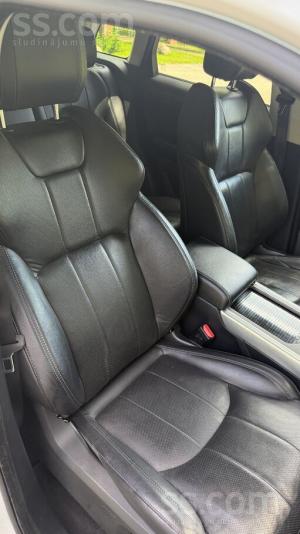 White Land Rover Range Rover Evoque 2016 in Riga, with an engine capacity of 2.00 L and mileage of 223 thousand km for 11900 €, photo 18 on AUTOMOTO.COM.LV
