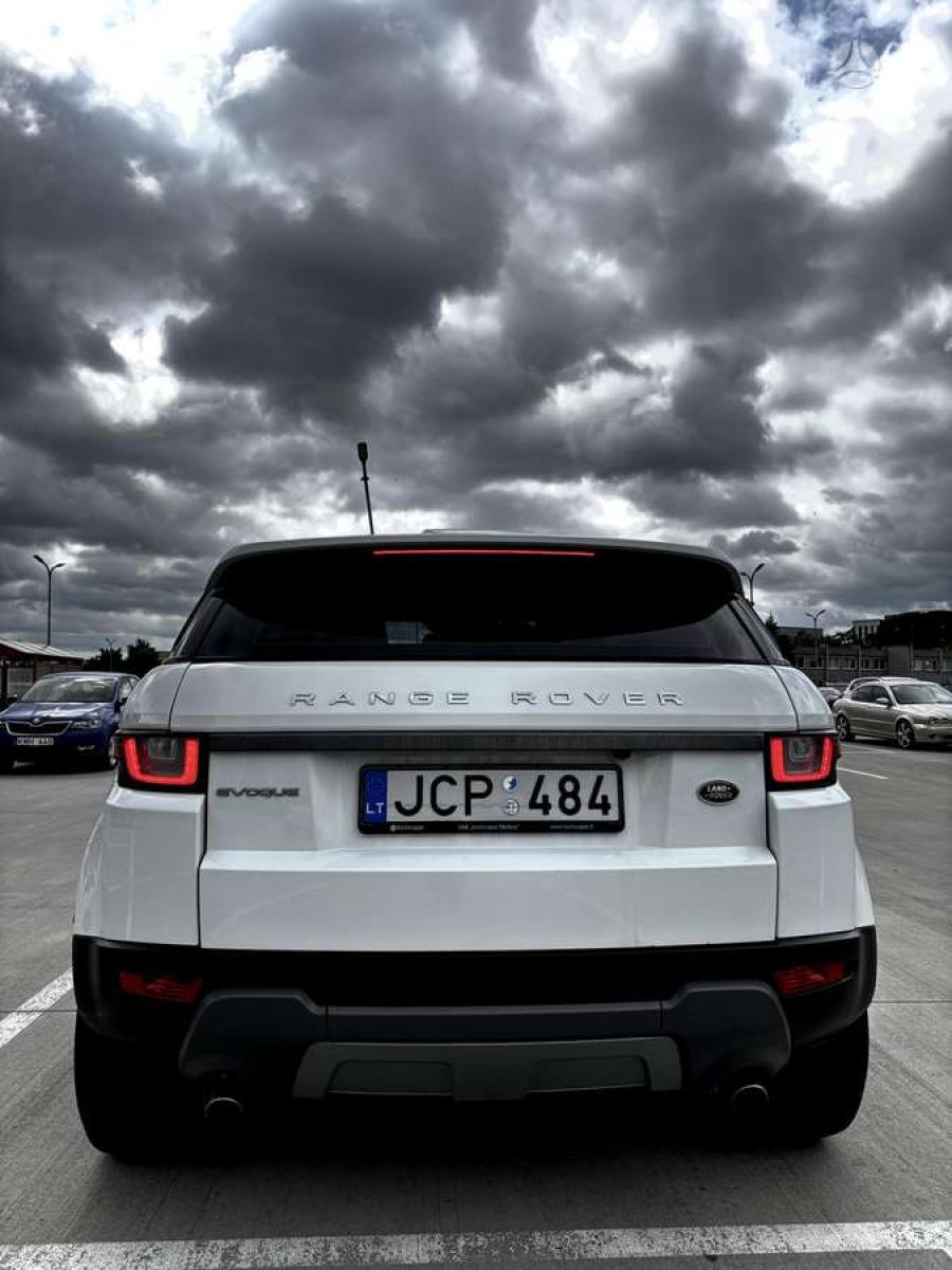 Balts Land Rover Range Rover Evoque 2016 Viļņa, ar dzinēja tilpumu 2.00 L un nobraukumu 214 tūkst. km par 12499 €, foto 7 vietnē AUTOMOTO.COM.LV