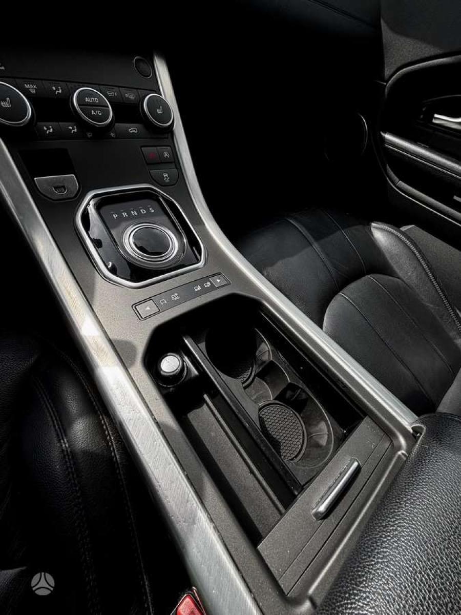 Balts Land Rover Range Rover Evoque 2016 Viļņa, ar dzinēja tilpumu 2.00 L un nobraukumu 214 tūkst. km par 12499 €, foto 12 vietnē AUTOMOTO.COM.LV