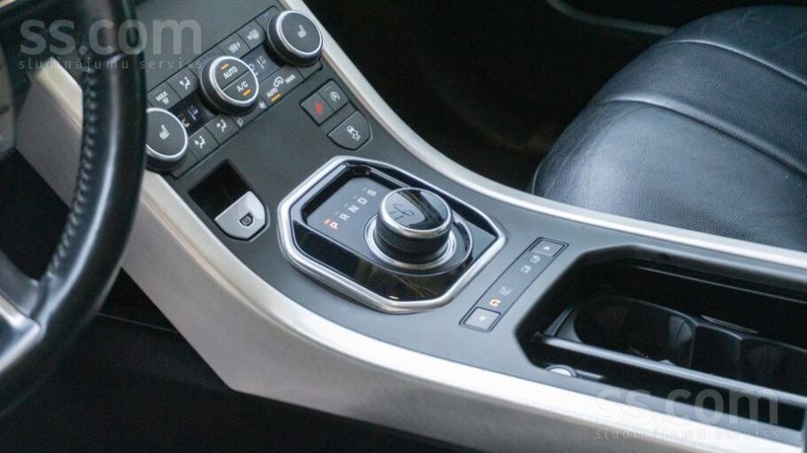 Balts Land Rover Range Rover Evoque 2016 Rīga, ar dzinēja tilpumu 2.00 L un nobraukumu 153 tūkst. km par 9590 €, foto 15 vietnē AUTOMOTO.COM.LV