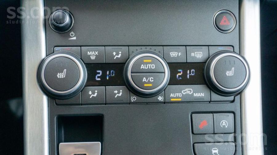 Balts Land Rover Range Rover Evoque 2016 Rīga, ar dzinēja tilpumu 2.00 L un nobraukumu 153 tūkst. km par 9590 €, foto 18 vietnē AUTOMOTO.COM.LV