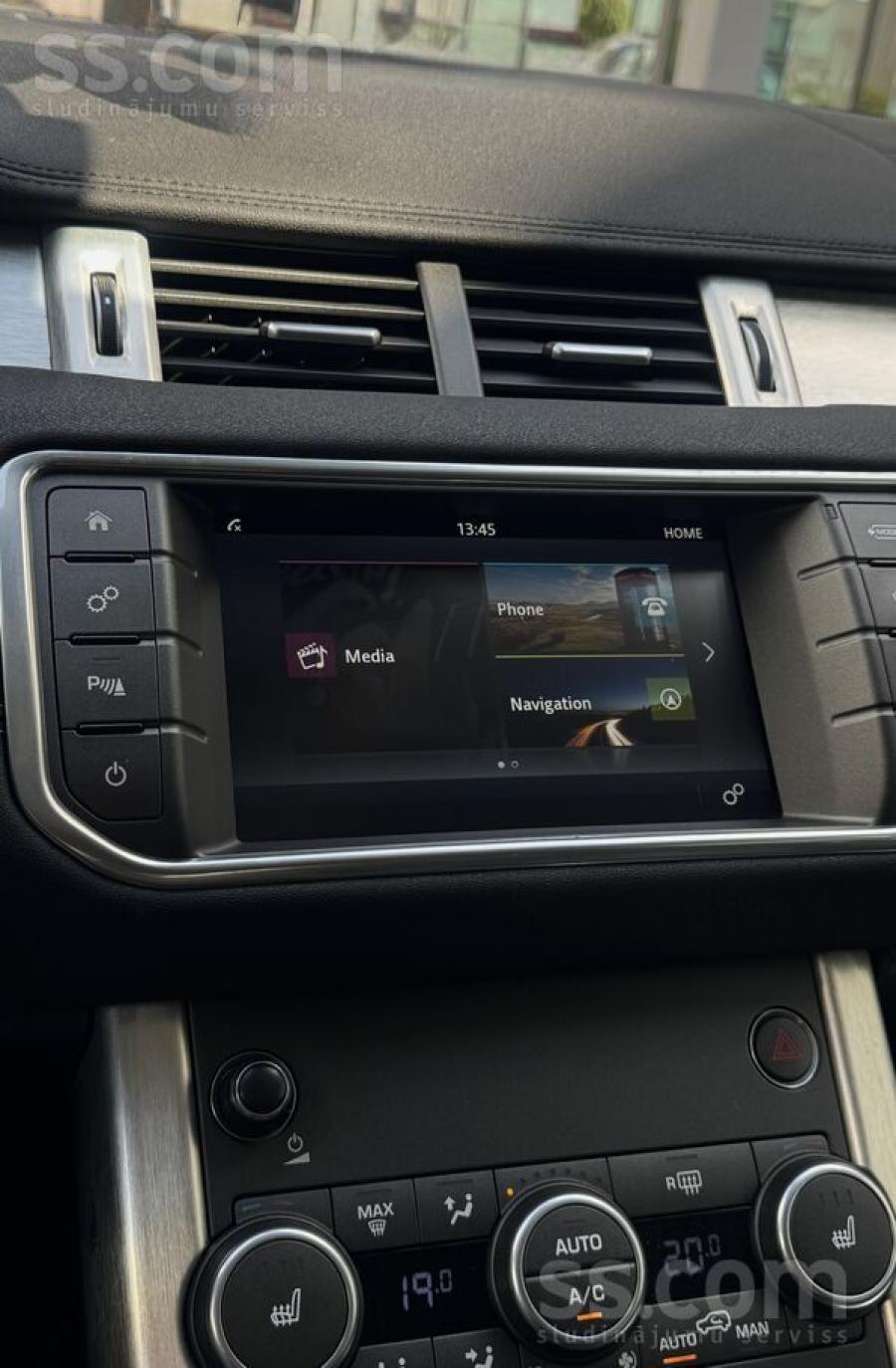 Balts Land Rover Range Rover Evoque 2016 Rīga, ar dzinēja tilpumu 2.00 L un nobraukumu 224 tūkst. km par 10700 €, foto 18 vietnē AUTOMOTO.COM.LV