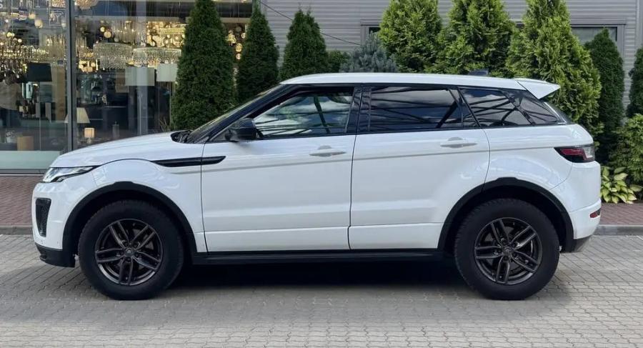 White Land Rover Range Rover Evoque 2016 in Riga, with an engine capacity of 2.00 L and mileage of 224 thousand km for 10700 €, photo 7 on AUTOMOTO.COM.LV