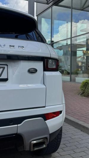 White Land Rover Range Rover Evoque 2016 in Riga, with an engine capacity of 2.00 L and mileage of 224 thousand km for 10700 €, photo 9 on AUTOMOTO.COM.LV