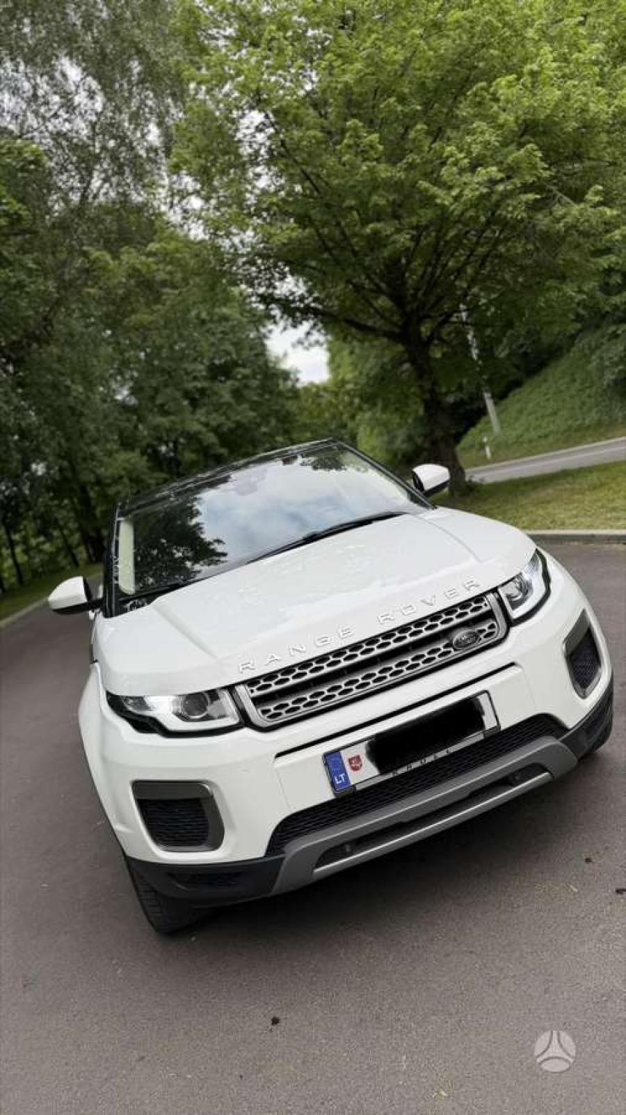 White Land Rover Range Rover Evoque 2016 in Vilnius, with an engine capacity of 2.00 L and mileage of 155 thousand km for 9999 €, photo 3 on AUTOMOTO.COM.LV
