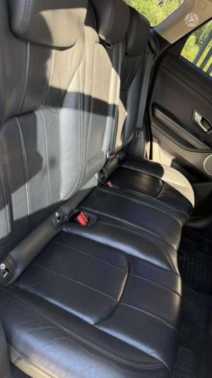 White Land Rover Range Rover Evoque 2016 in Vilnius, with an engine capacity of 2.00 L and mileage of 155 thousand km for 9999 €, photo 9 on AUTOMOTO.COM.LV