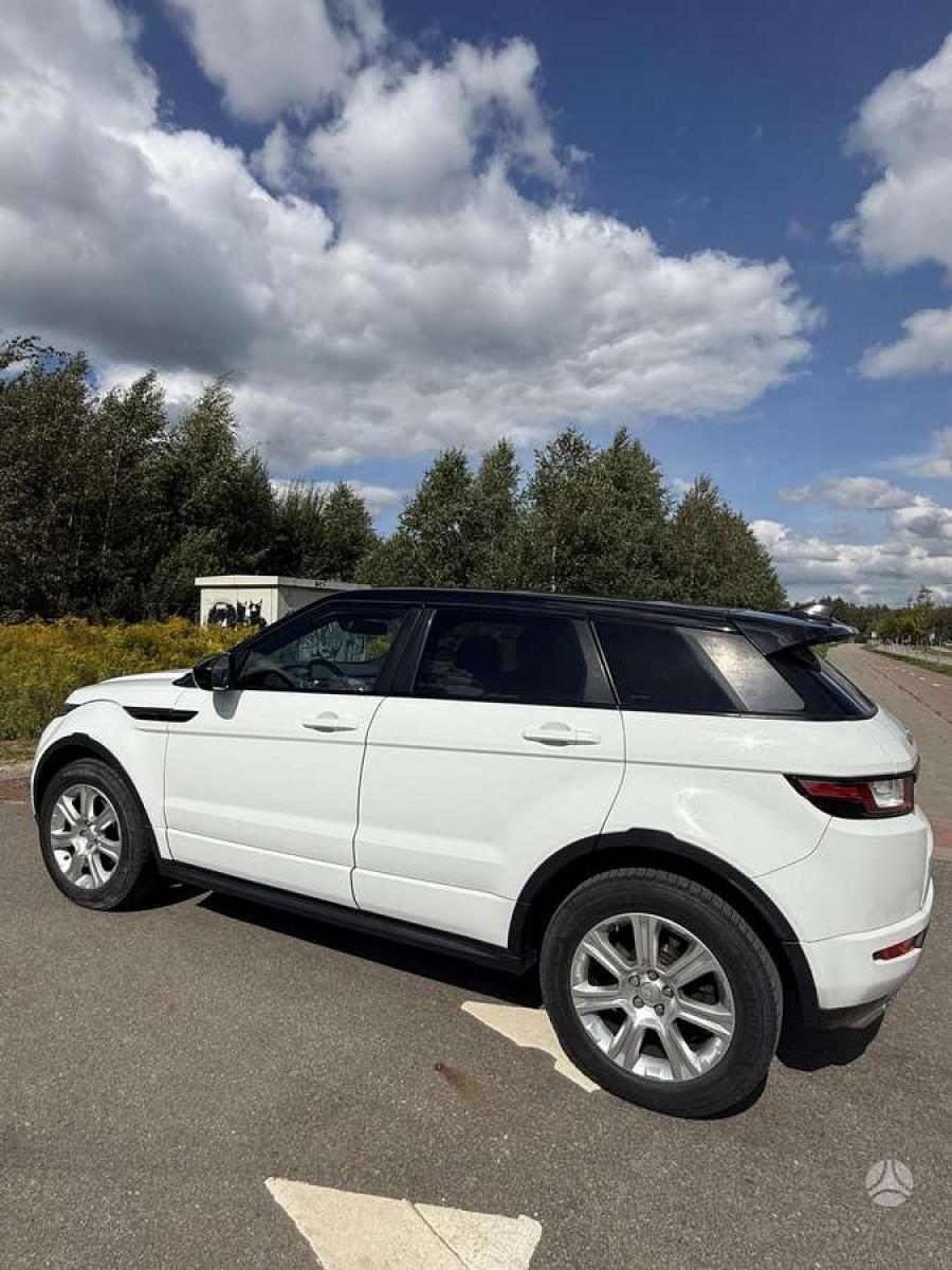 White Land Rover Range Rover Evoque 2016 in Vilnius, with an engine capacity of 2.00 L and mileage of 184 thousand km for 10900 €, photo 8 on AUTOMOTO.COM.LV
