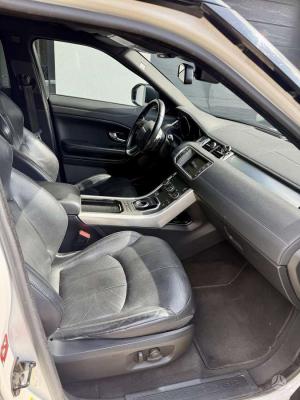 White Land Rover Range Rover Evoque 2016 in Vilnius, with an engine capacity of 2.00 L and mileage of 184 thousand km for 10900 €, photo 12 on AUTOMOTO.COM.LV
