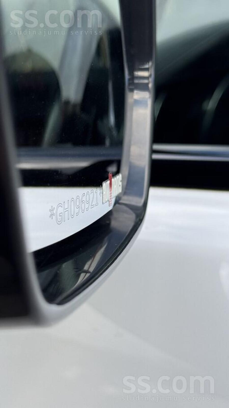 Balts Land Rover Range Rover Evoque 2016 Rīga, ar dzinēja tilpumu 2.00 L un nobraukumu 152 tūkst. km par 11600 €, foto 27 vietnē AUTOMOTO.COM.LV
