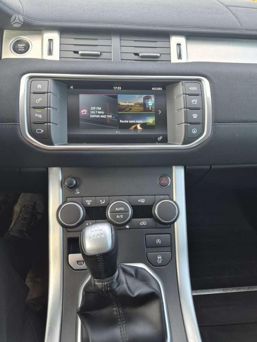 White Land Rover Range Rover Evoque 2016 in Taurage, with an engine capacity of 2.00 L and mileage of 270 thousand km for 6500 €, photo 18 on AUTOMOTO.COM.LV
