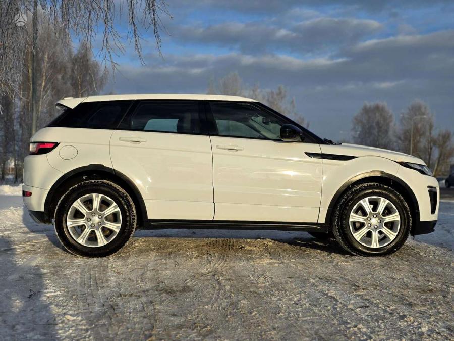 Balts Land Rover Range Rover Evoque 2017 Tauragė, ar dzinēja tilpumu 2.00 L un nobraukumu 215 tūkst. km par 10500 €, foto 4 vietnē AUTOMOTO.COM.LV