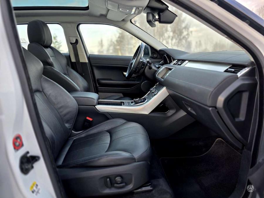Balts Land Rover Range Rover Evoque 2017 Tauragė, ar dzinēja tilpumu 2.00 L un nobraukumu 215 tūkst. km par 10500 €, foto 12 vietnē AUTOMOTO.COM.LV