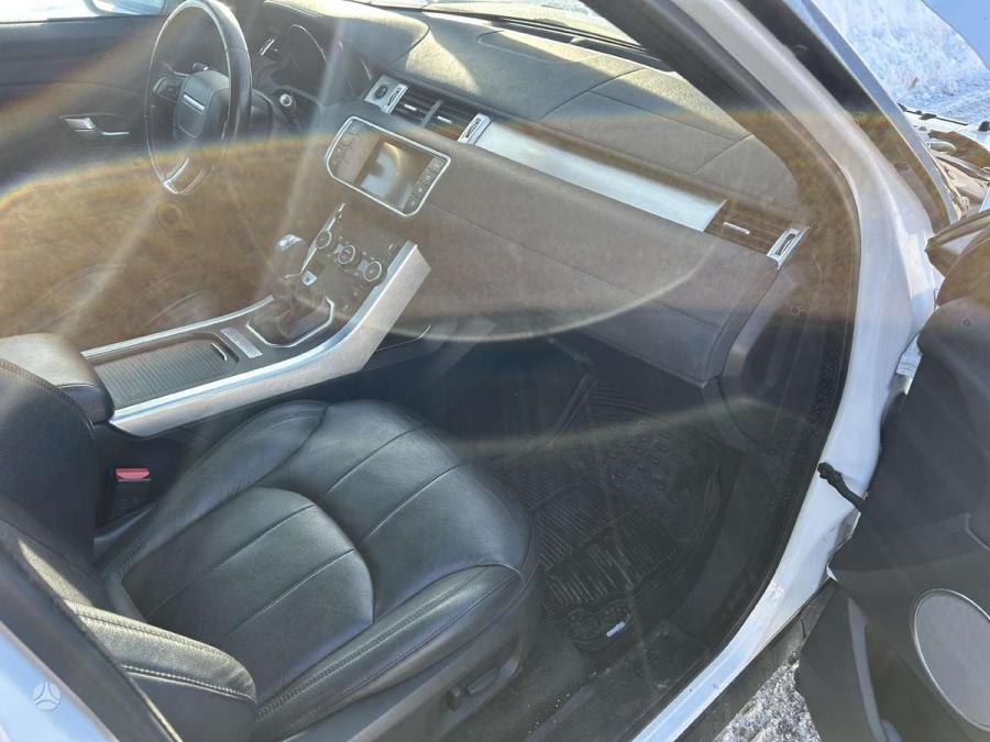 Balts Land Rover Range Rover Evoque 2017 Utena, ar dzinēja tilpumu 2.00 L un nobraukumu 150 tūkst. km par 6550 €, foto 13 vietnē AUTOMOTO.COM.LV